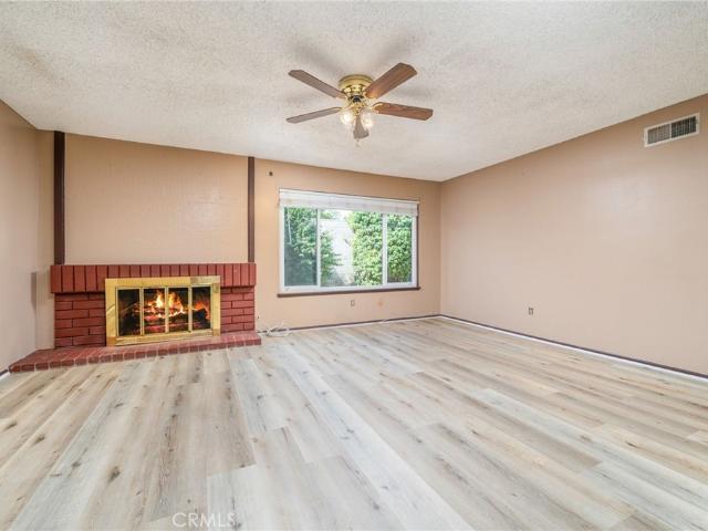 254 E Cerritos