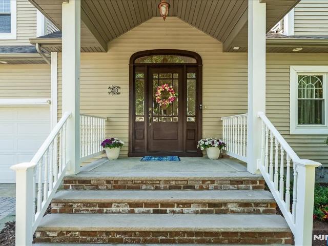 254 Hoppers Lane