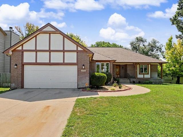 254 N Lakeside Dr, Andover, KS 67002