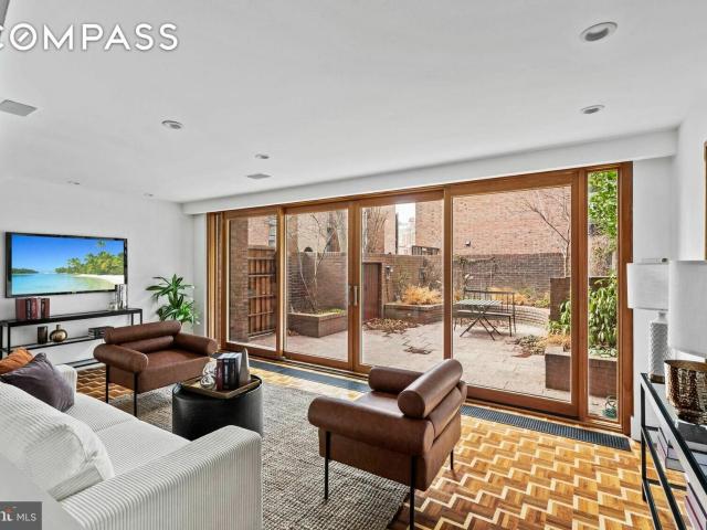 254 S Philip St, Philadelphia, PA