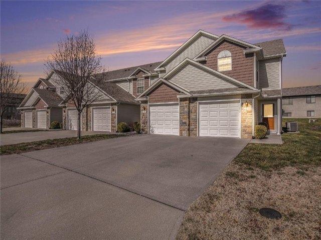 254 Pointe Ln, Raymore, MO 64083