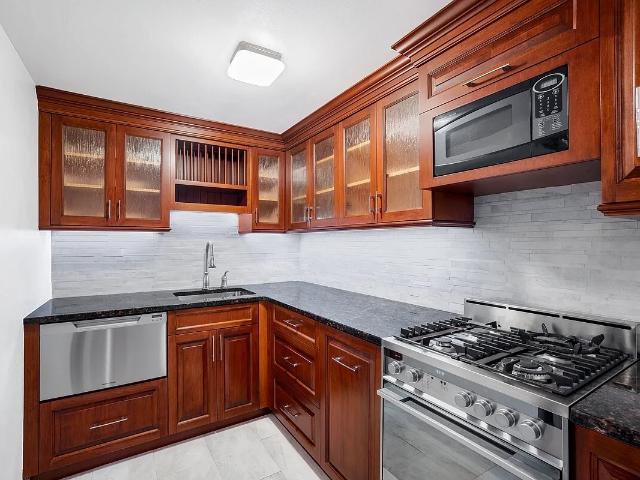 254 PARK Avenue S 8R