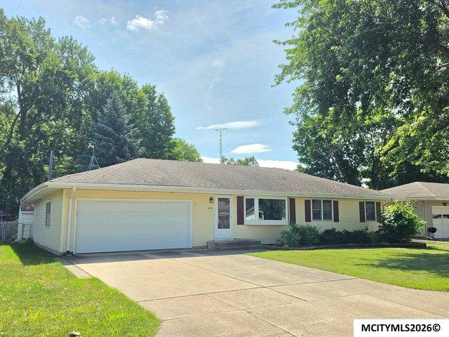 254 Parkridge Dr, Mason City, IA 50401