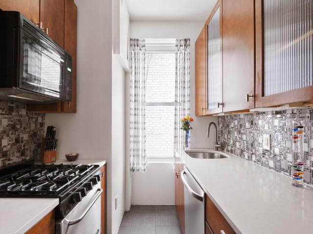 254 W 25TH Street 2D