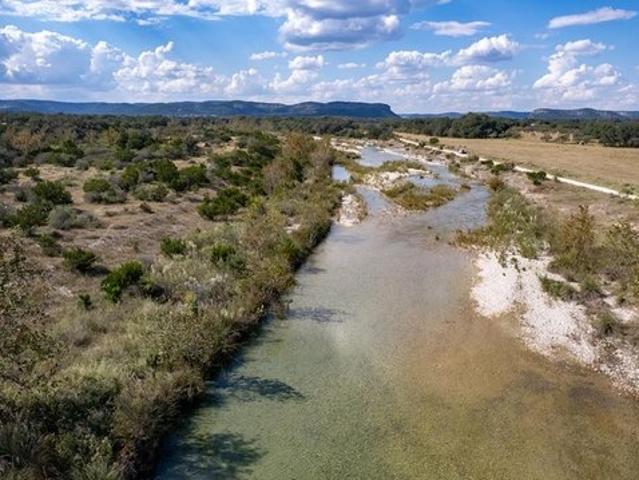 2554 County Road 380, Barksdale, TX 78828