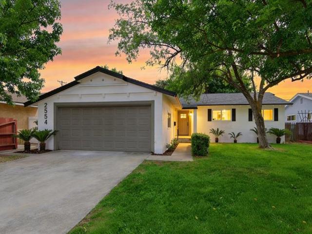 2554 Harvard Ave, Clovis, CA 93612