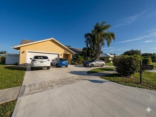 2554 SW 23rd Cranbrook Dr, Boynton Beach, FL 33436