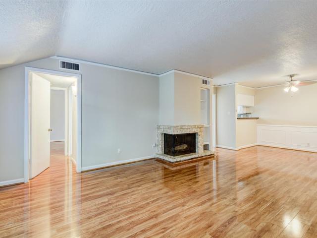 2555 Marilee Ln, Unit 4, Houston, TX 77057 | MLS #25316