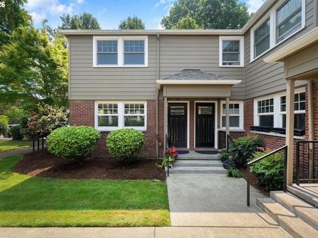 2555 NW Savier St Apt 18, Portland, OR 97210