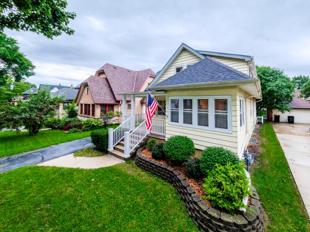 2555 N 72nd St
