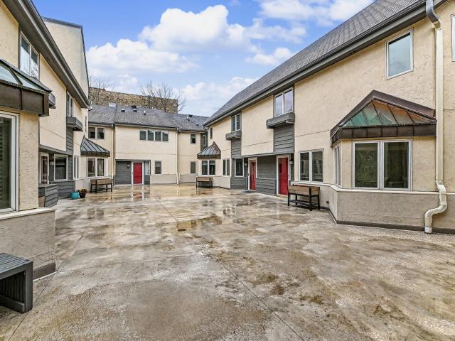 2555 N Lake Dr, Unit 3