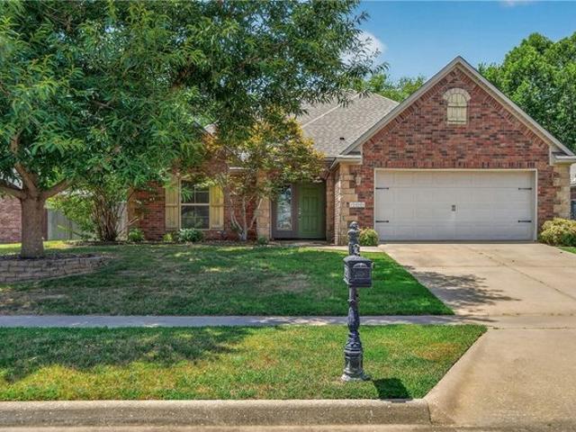 2555 N Trafalger Dr, Fayetteville, AR 72704