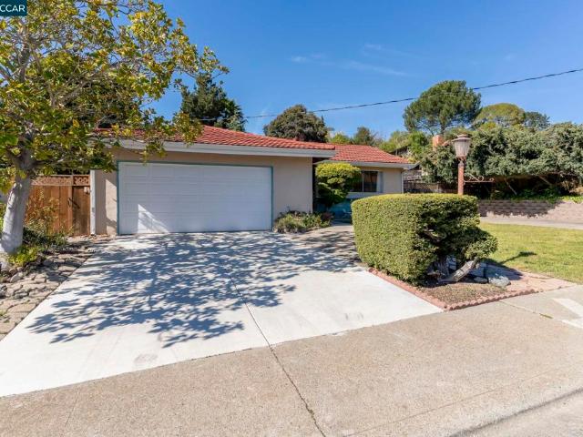 2555 Arroyo Ave