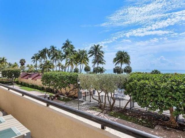 2555 Collins Ave #304, Miami Beach, FL 33140