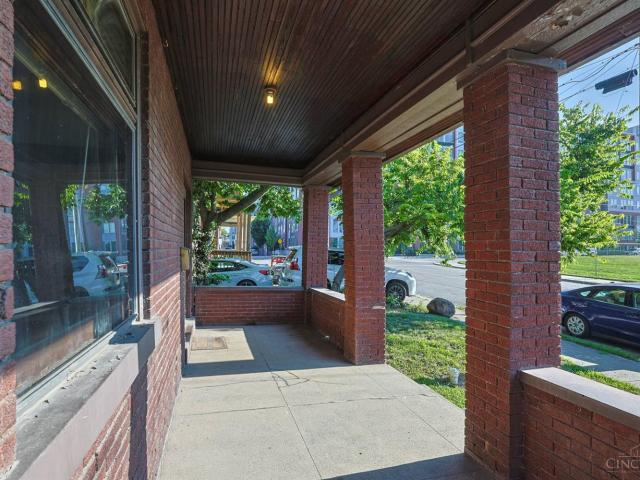 2555 Fairview Avenue