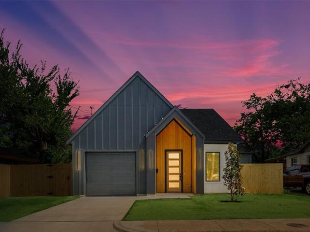 2555 Hooper St, Dallas, TX 75215