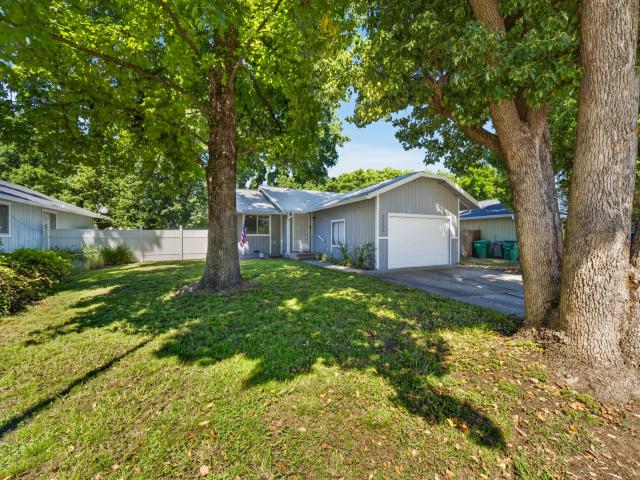 2555 Lupine Street