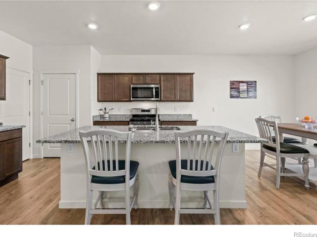 2555 Siskin Way