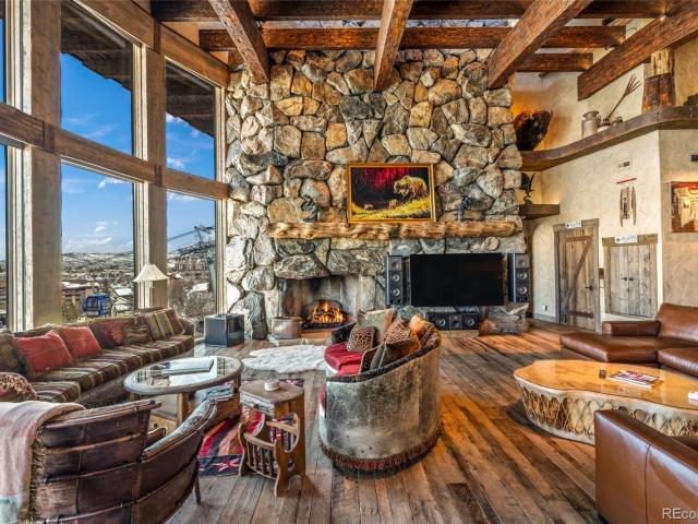 2555 Ski Trail Lane