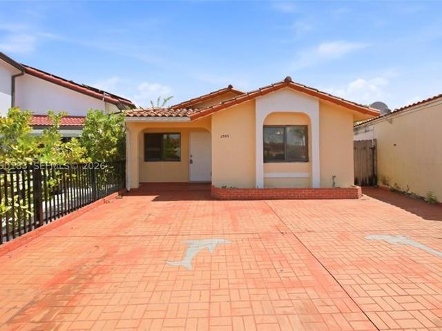 2555 W 65th St, Hialeah, FL 33016