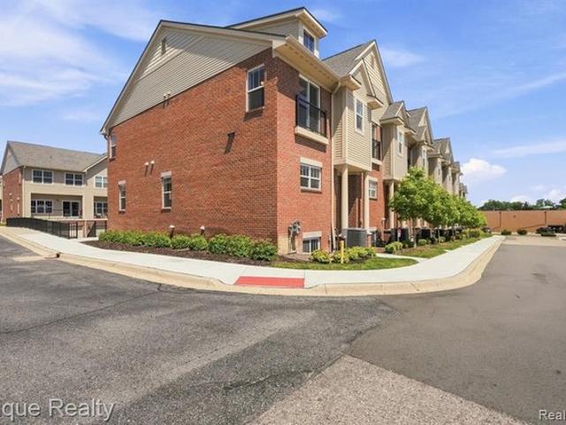 25565 Grandview Ln Unit 33, Novi, MI 48375