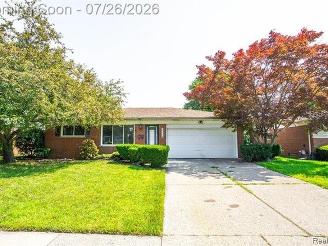 25568 Thomas Dr, Warren, MI 48091