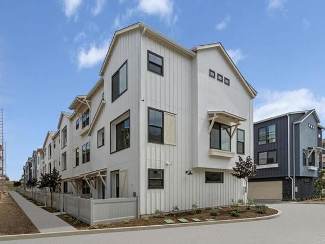 2556 Chamomile Ln, Carlsbad, CA 92008