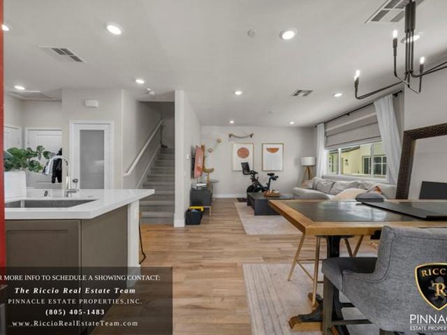 2556 Little Rock Ln, Simi Valley, CA 93065