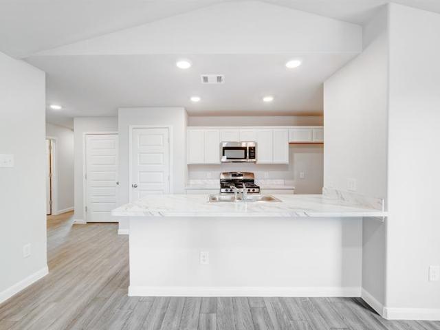 2557 Border Avenue