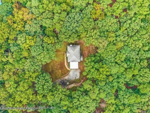 2557 Huckleberry Road