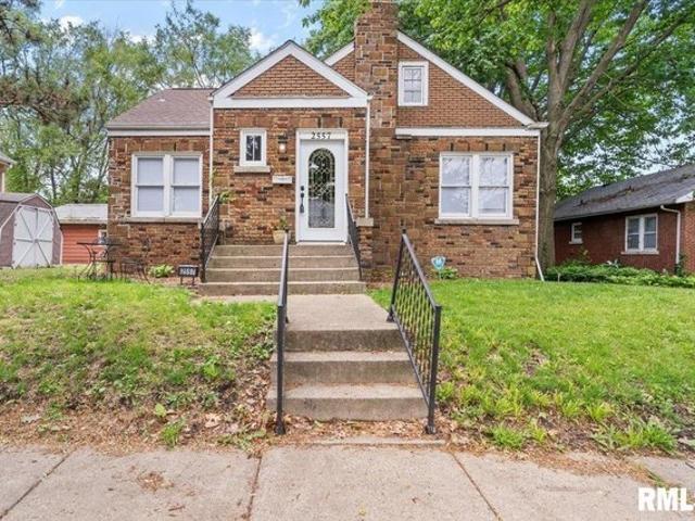 2557 S 6th St, Springfield, IL 62703