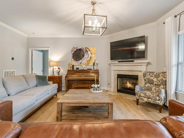 2557 Westerham Way