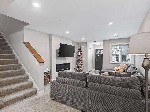 25584 3rd Street W