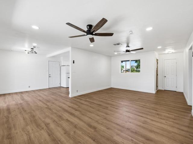 2558 N 40th