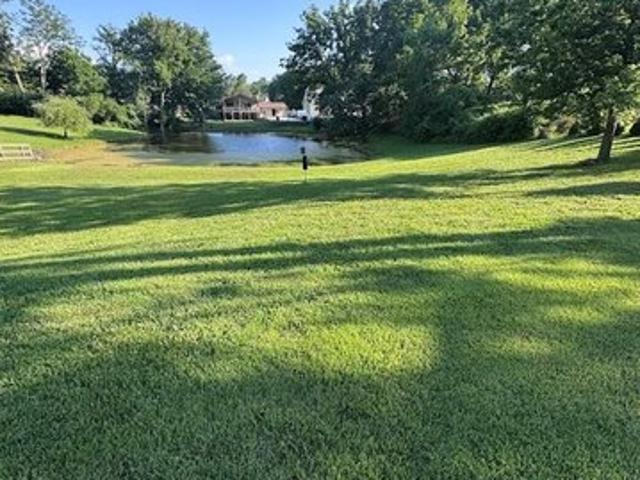 2558 Bluffwood Dr, Saint Louis, MO 63129