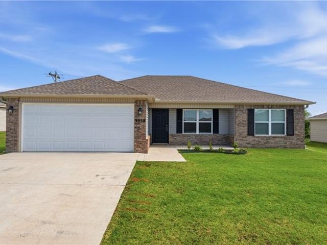 2558 Chittick St, Pea Ridge, AR 72751