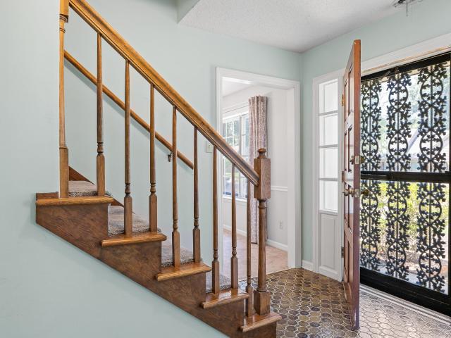 2558 honey bee ln