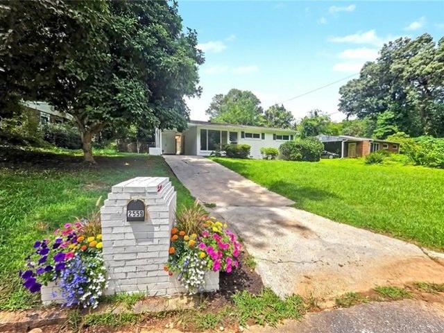 2559 Dale Creek Dr NW, Atlanta, GA 30318