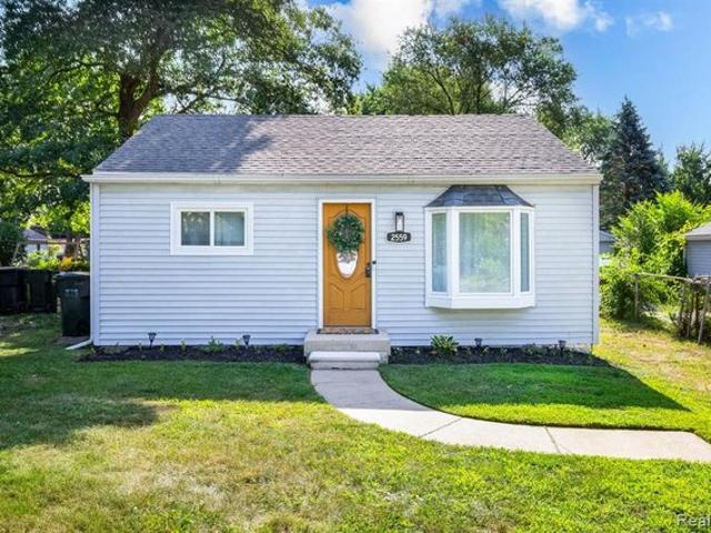 2559 Harrison Ave, Rochester Hills, MI 48307
