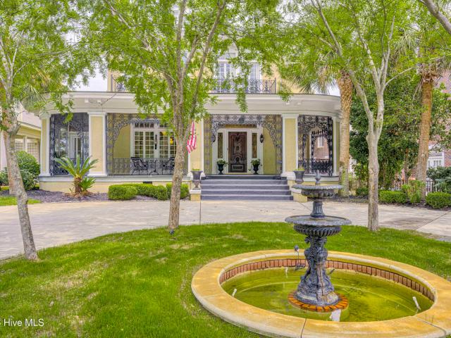 2559 Walton Way