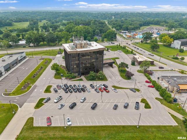 2550 MIDDLE Road # 402