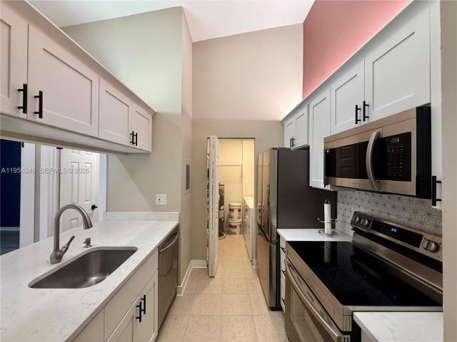2550 N Nob Hill Rd, Sunrise, FL 33322 | MLS #A11954 | Compass