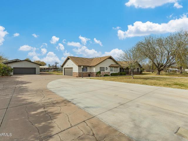 2550 N Pioneer, Mesa, AZ 85203 | Compass