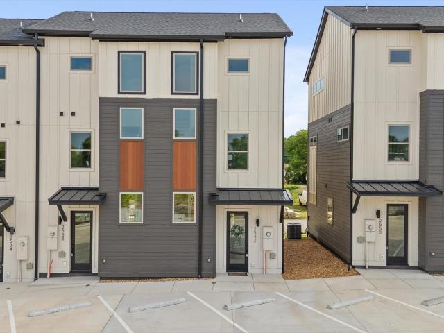2550 E 18th Street