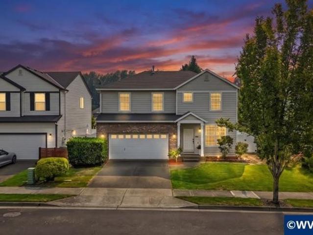 2550 Edgewater Dr, Woodburn, OR 97071