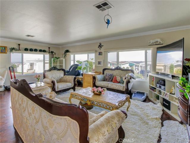 2550 Pacific Coast Highway 255
