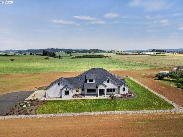 2550 Perrydale Rd, Dallas, OR 97338