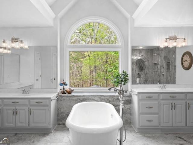 2550 Ridgehurst Dr, Buford, GA 30518