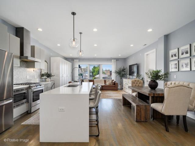 2550 w fullerton avenue # 2e