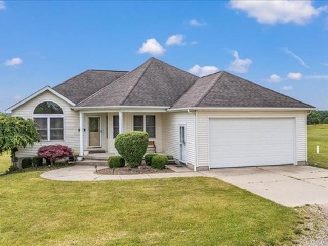 2551 Marathon Rd, Oregon, MI 48446